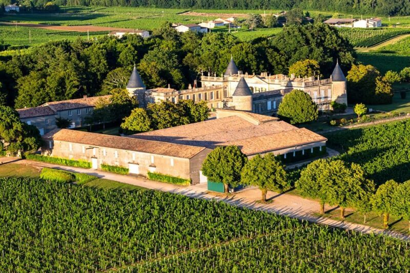 Bordeaux: Panoramic flight over vineyards and châteaux - Key Points