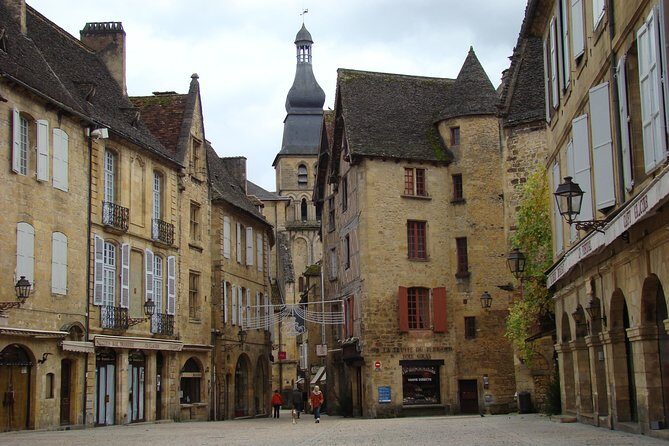 Bordeaux to Dordogne - Private Tour: Fortified Castles and Medieval Villages - The Itinerary: What to Expect