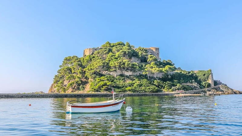 Bormes-les-Mimosas: Hybrid boat trip around Fort de Brégançon - Discovering Fort de Brégançon from the Sea