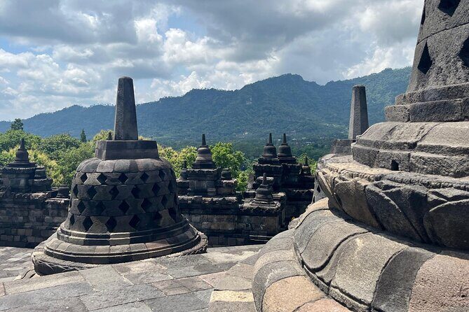 Borobudur Climb up, Merapi, Prambanan All Inclusive Private Tour - FAQ