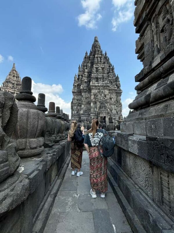 Borobudur Climb Up , Prambanan Tour and Ramayana Ballet - The Practicalities: What to Expect During the Day