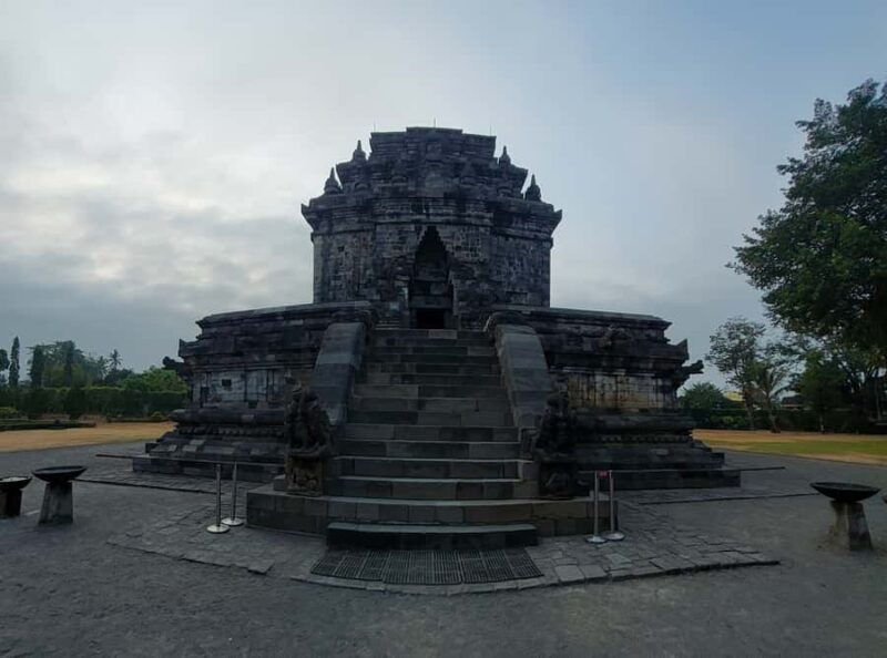 Borobudur structure climb and Prambanan ticket included - FAQ