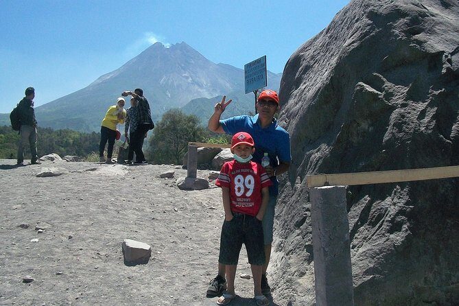 Borobudur Sunrise and Temples Tour from Yogyakarta - Traveler Insights and Review Highlights