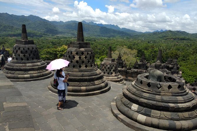 Borobudur Sunrise from Setumbu Hill and Great temples tour - FAQ