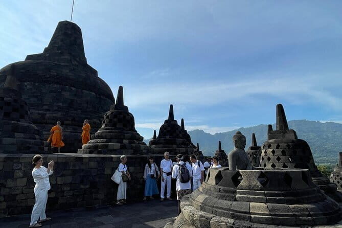 Borobudur Sunrise From Setumbu Hill, Prambanan Tour and Transport - Unlocking the Treasure of Yogyakarta: A Detailed Look at the Borobudur Sunrise, Prambanan Tour and Transport