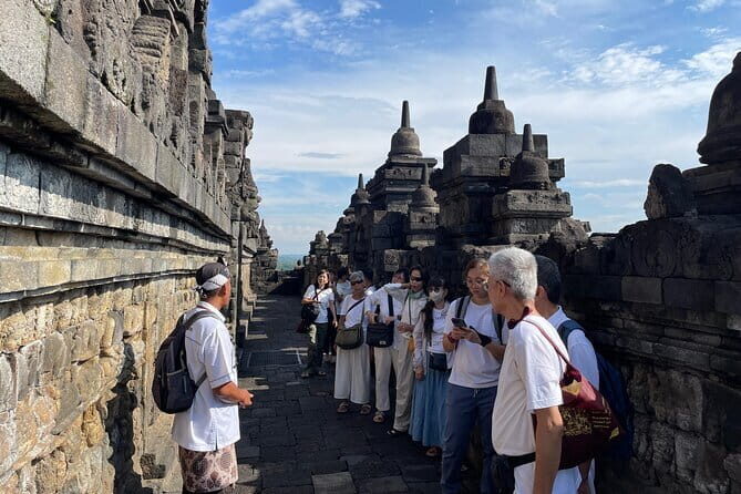 Borobudur Sunrise From Setumbu Hill, Prambanan Tour and Transport - Exploring Borobudur: The UNESCO Wonder