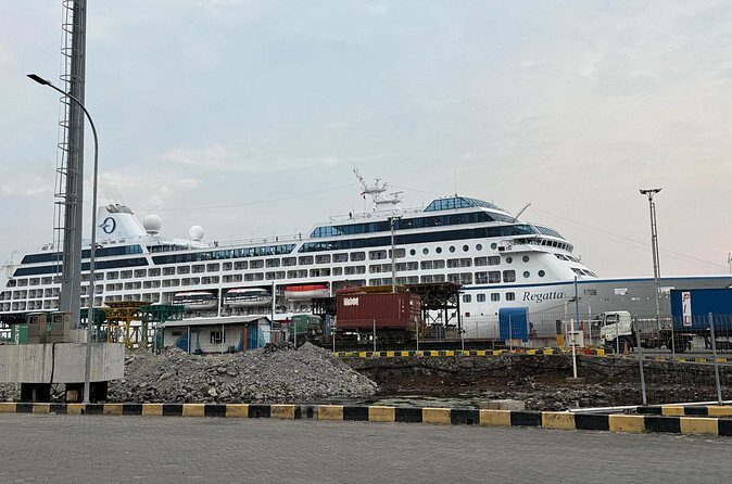 Borobudur Temple Tour from Semarang Port For Cruise Passengers - FAQs