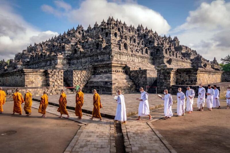 Borobudur Tour : guarantees climb up top of temple structure - An In-Depth Look at the Borobudur Tour Experience