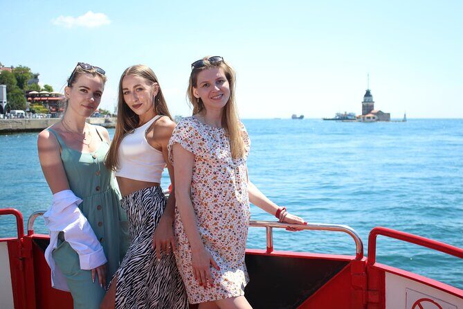 Bosphorus Cruise Boat Tour stanbul And Golden Horn With Guide - Key Points