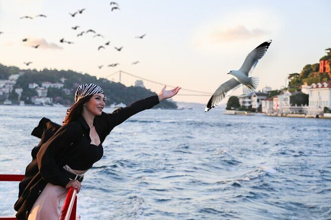 Bosphorus Cruise Boat Tour stanbul And Golden Horn With Guide - Who Would Enjoy This Tour?