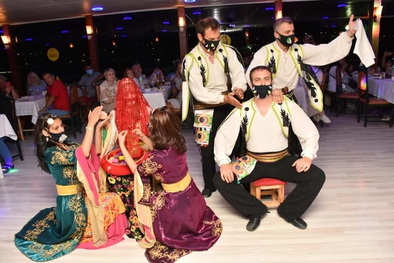 Bosphorus Dinner Cruise & Turkish Night with Live Shows - Key Points: