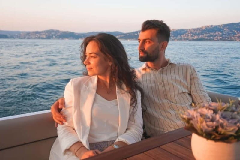 Bosphorus: Sunset Yacht Cruise with Guide, Snacks and Wine - Who Would Love This Experience?