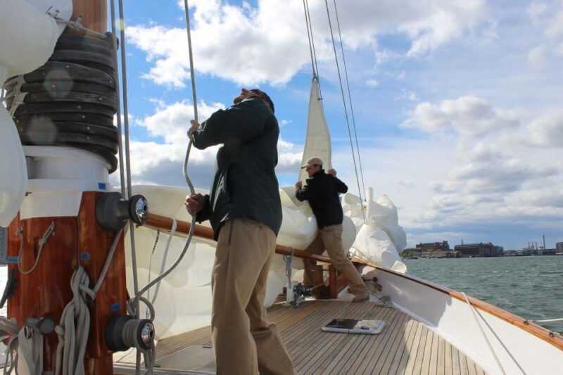 Boston: Harbor Champagne Sunset Sail from Rowes Wharf - FAQ