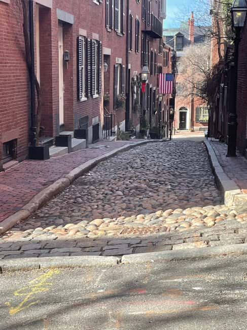 Boston's Beacon Hill: Small Group or Private Walking Tour - The Practical Side: What to Expect and Tips