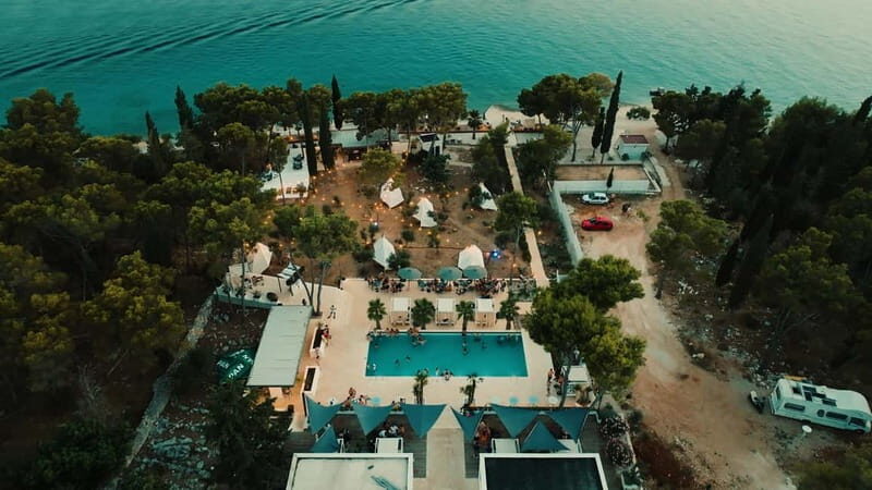 Bra: Half-Day Beach Party Transfer to Olife Beach Club - A Scenic Escape with a Touch of Party Vibe
