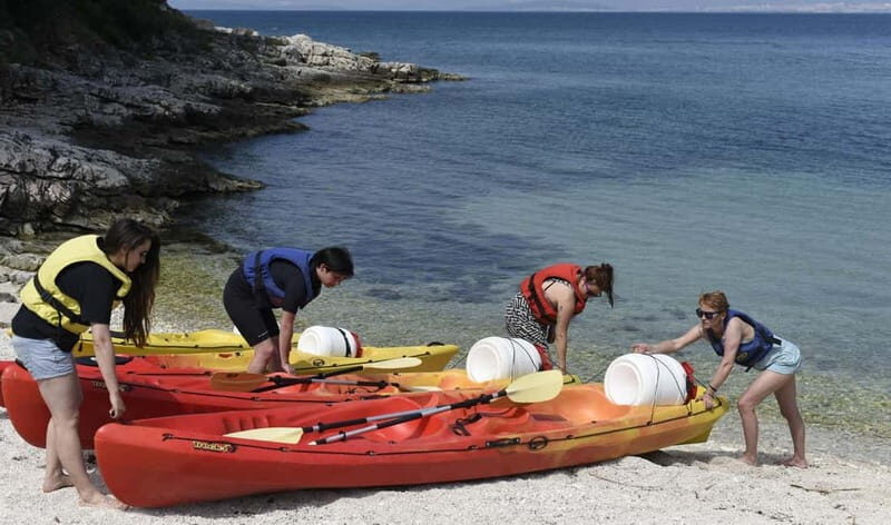 Brac Island: Postira to Lovreina (St.Lovre) Sea kayaking - The Sum Up: Who Should Consider This Tour?