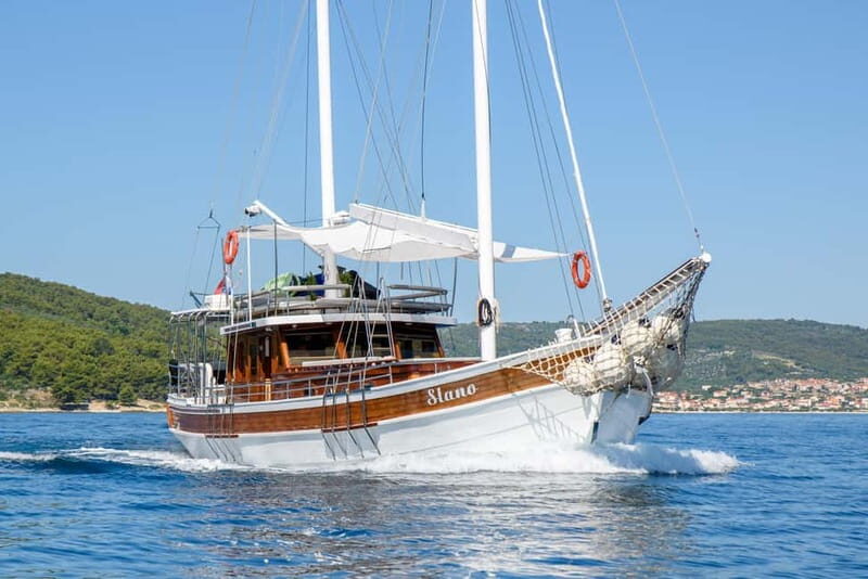 Brac/olta/Blue Lagoon - One-day excursion by boat - Key Points