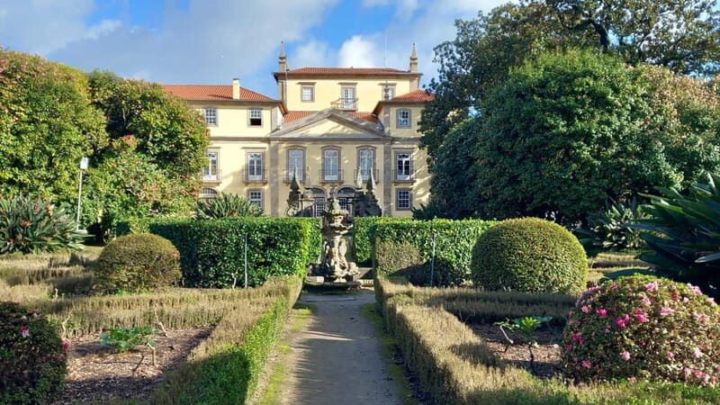 Braga: Centre Private Walking Tour w/ Thermal Spring Entry - Coimbras Chapel and House