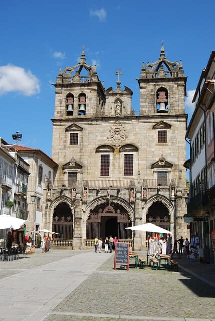 BRAGA E GUIMARÃES c/ Visit to a wine estate and wine tasting - A Closer Look at the Experience