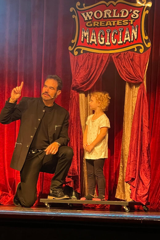 Branson: Cabaret Comedy Magic Dinner Show - An In-Depth Look at the Magic and Humor in Branson