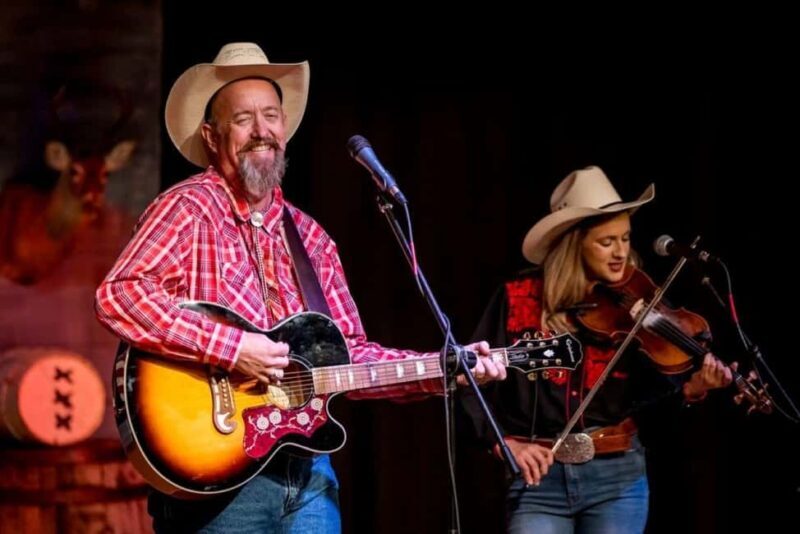 Branson: Chuckwagon Dinner Show and Outdoor Drama - Highlights and Considerations