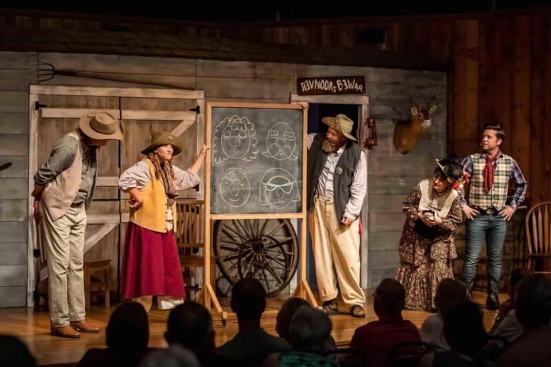 Branson: Whodunnit Hoedown Murder Mystery Dinner Show - Key Points