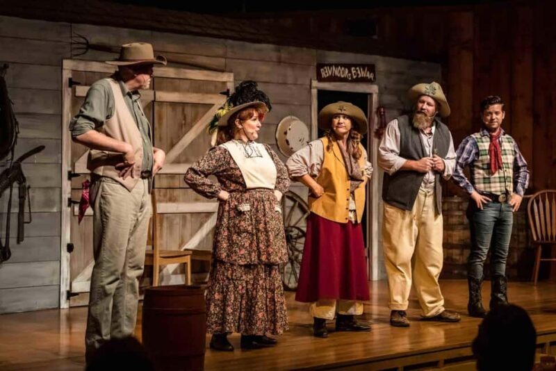 Branson: Whodunnit Hoedown Murder Mystery Dinner Show - The Experience: What to Expect