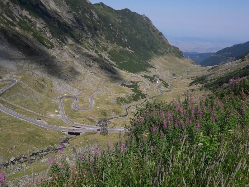 Brasov: Transfagarasan Highway-Balea Lake - Carta monastery - Visiting the Carta Monastery
