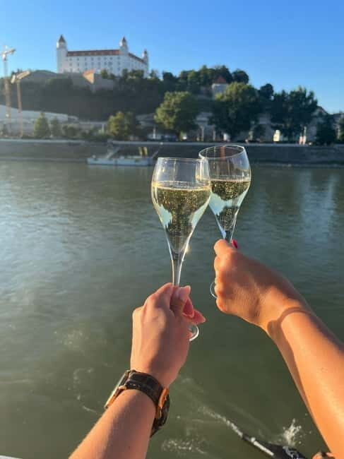 Bratislava: Panorama Cruise with Unlimited Prosecco - An Overview of the Bratislava Panorama Cruise