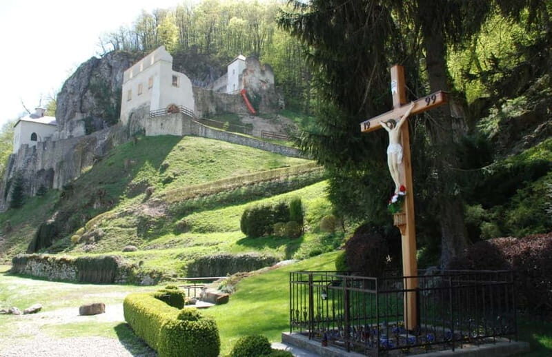 Bratislava/Slovakia: Trencin Castle, Piestany Spa, Monastery - Key Points