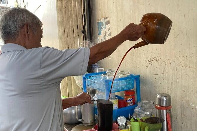 Breakfast Walking City Tour - Visiting the Royal Residence and Spiritual House