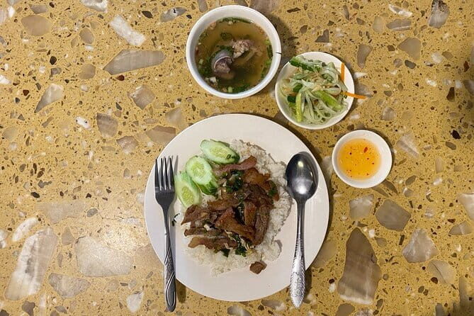 Breakfast Walking City Tour - First Breakfast Stop: Num Banh Chok