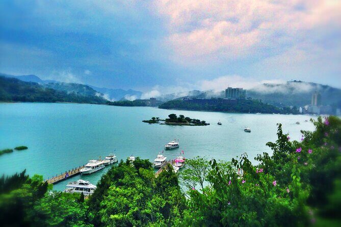Breathtaking Sun Moon Lake Tour - Introduction