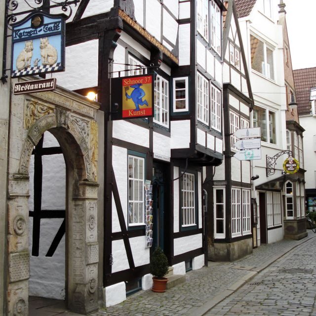 Bremen: Old Town Tour with Costumed Performer & Tour Guide - A Deep Dive Into What the Tour Offers