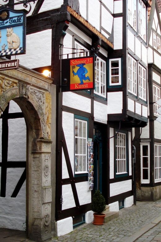 Bremen: Old Town Tour with Costumed Performer & Tour Guide - FAQs