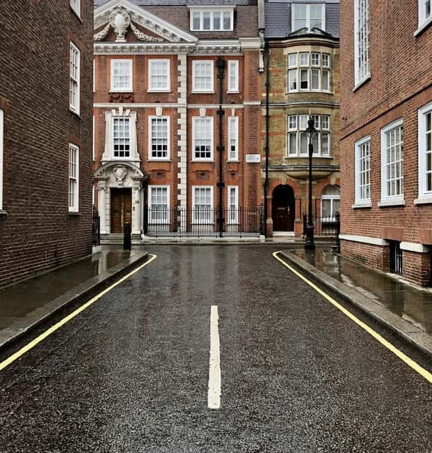 Bridgerton Tour in London - Who Will Love This Tour?
