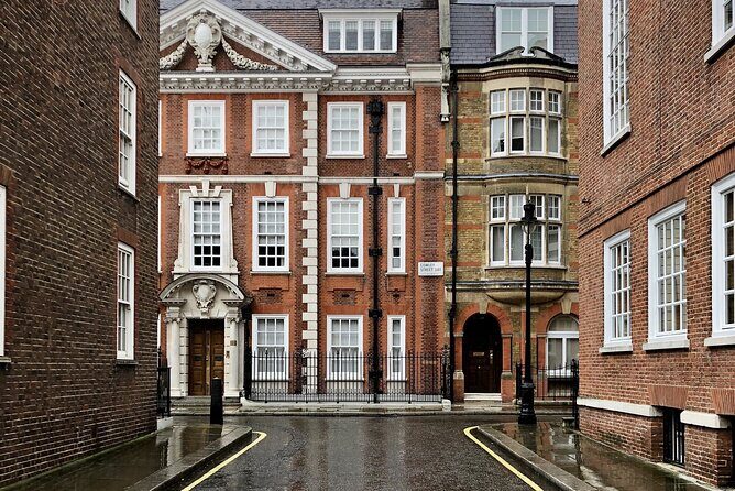 Bridgerton Tour in London - Who Should Consider This Tour?