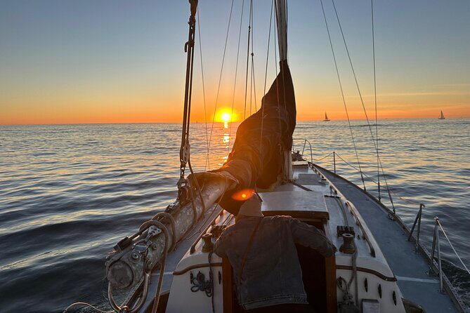 Bring Your Own Beverages One Hour Harbor Cruise - FAQ