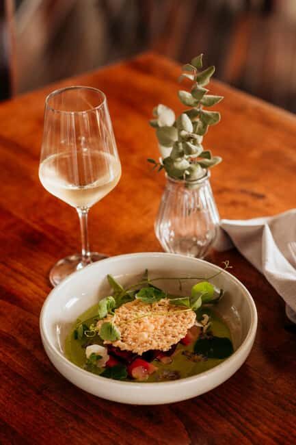 Brisbane: Wine & Dine In The Vines - Key Points