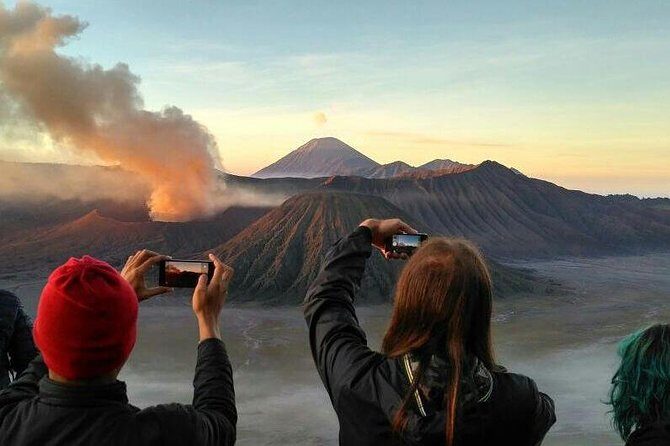 Bromo Sunrise Tour 2 Days 1 Private Tour - Discovering the Mount Bromo Sunrise Experience