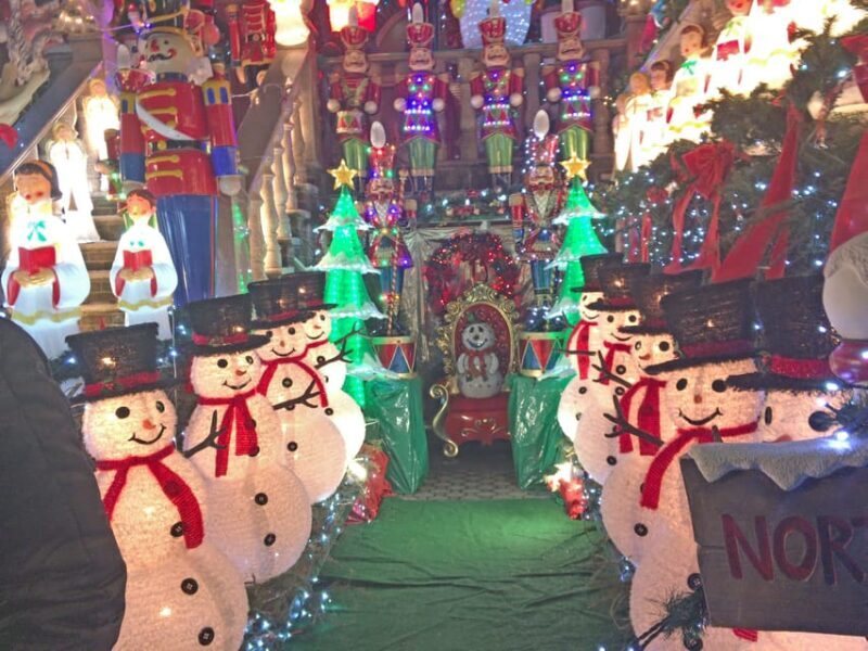 Brooklyn: 1.5-Hour Dyker Heights Christmas Walking Tour - What Makes This Tour Special?