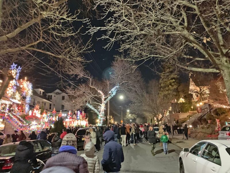 Brooklyn: 1.5-Hour Dyker Heights Christmas Walking Tour - Who Would Enjoy This Tour?