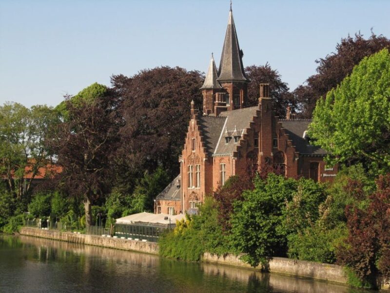 Bruges: 2.5-Hr Walking Tour from train station to Markt - FAQ