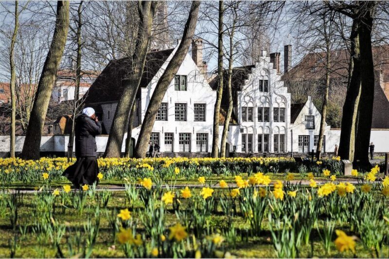 Bruges Beer and Chocolate Walking Tour - Authentic Experiences and Authenticity