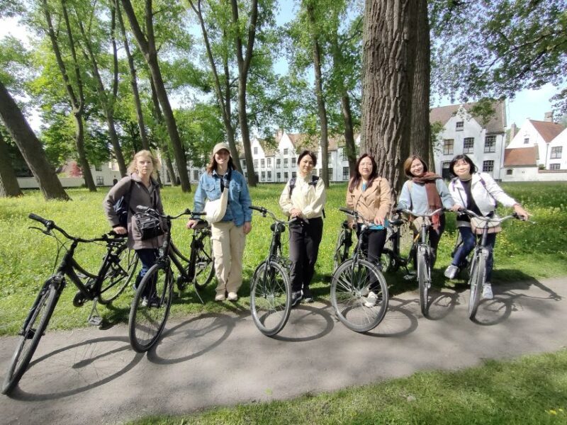 Bruges by bike with family and friends! - The Sum Up