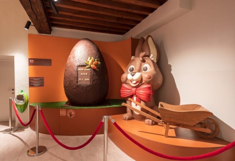 Bruges: Choco-Story Chocolate Museum Guided Tour w/Tastings - Tasting and Demonstrations: The Sweet Finale
