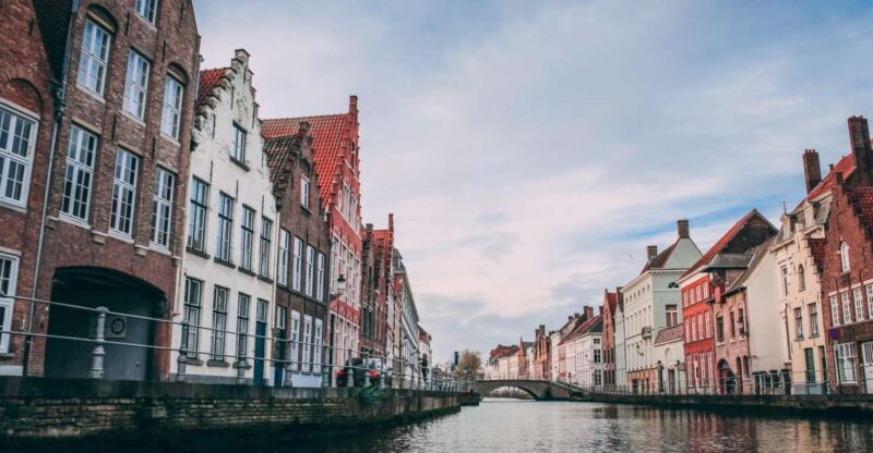 Bruges: Express Walk with a Local in 60 minutes - Why You Might Want to Book This Bruges Walk