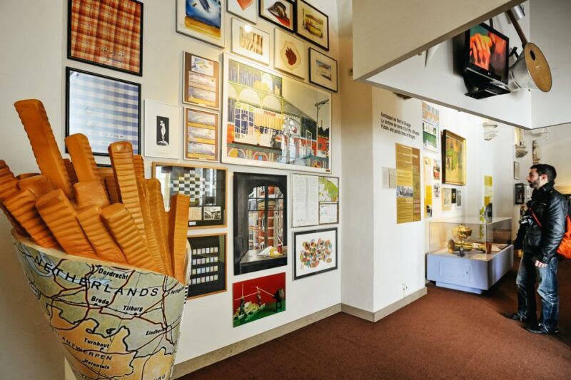 Bruges: Frietmuseum Entry Ticket - Location & Setting