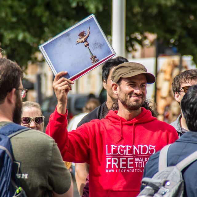Bruges: Private Historical Highlights Walking Tour - Entertaining & Knowledgeable Guides