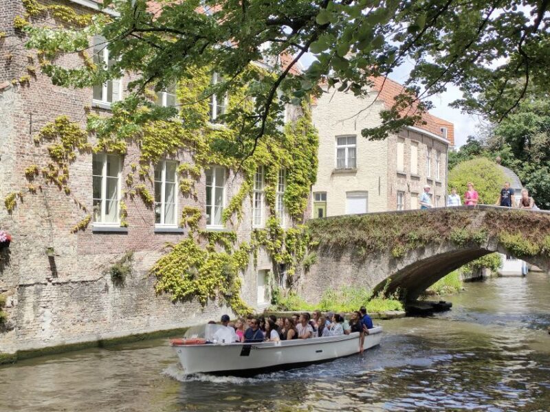 Bruges: Small Group Boat Cruise and Guided Walking Tour - An In-Depth Look at the Tour Experience